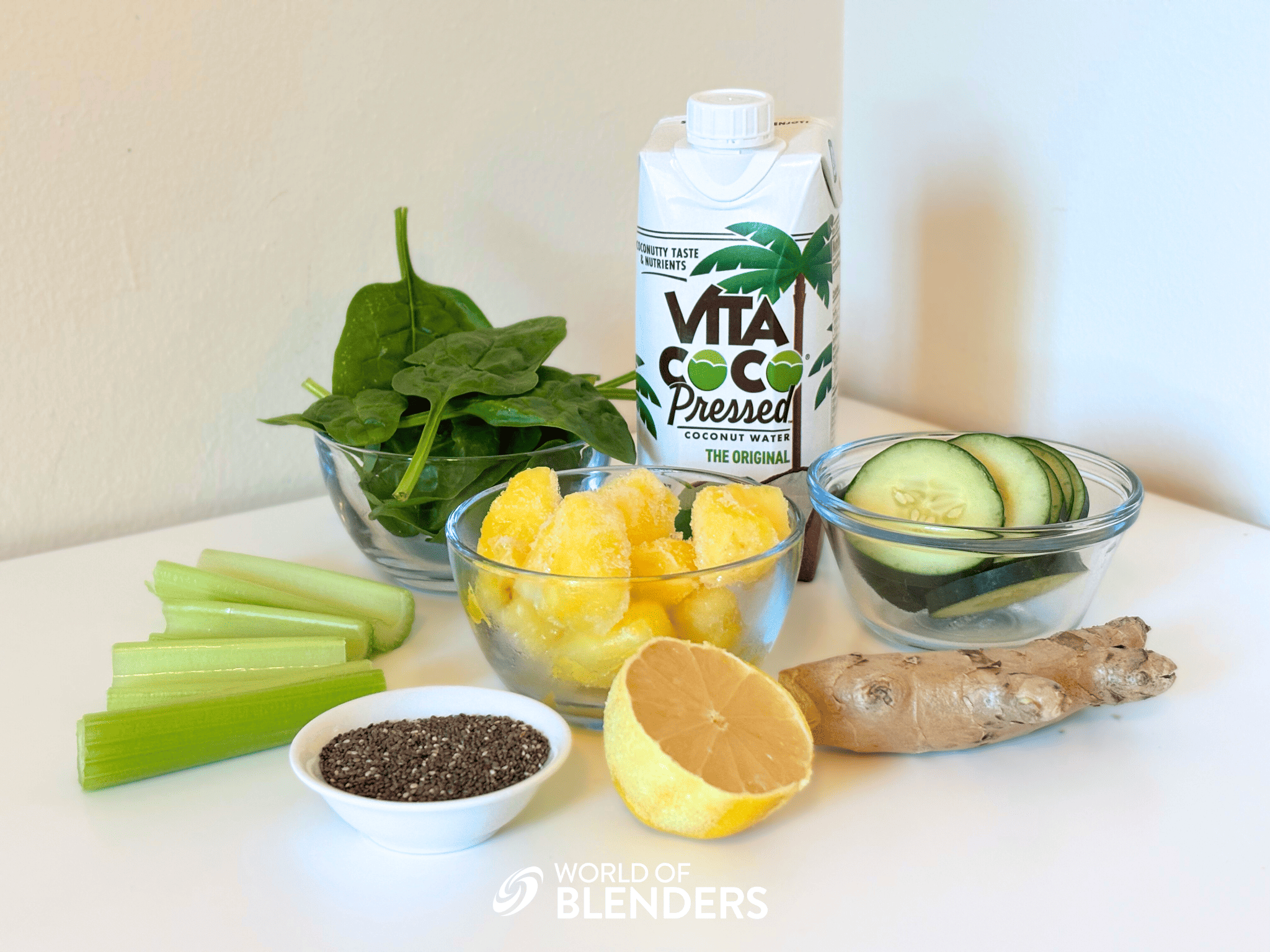 Pineapple Cucumber Detox Smoothie Recipe (only 200 cals!)